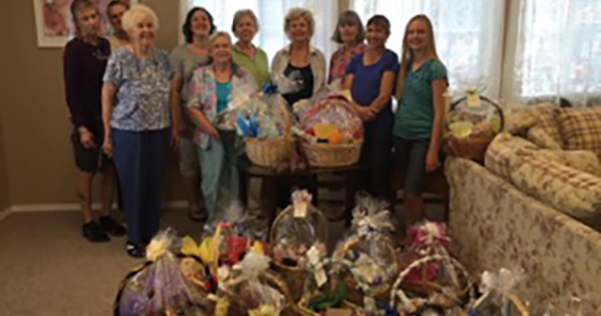 Spokane Ladies Assemble Baskets for Shut-Ins | United Church of God
